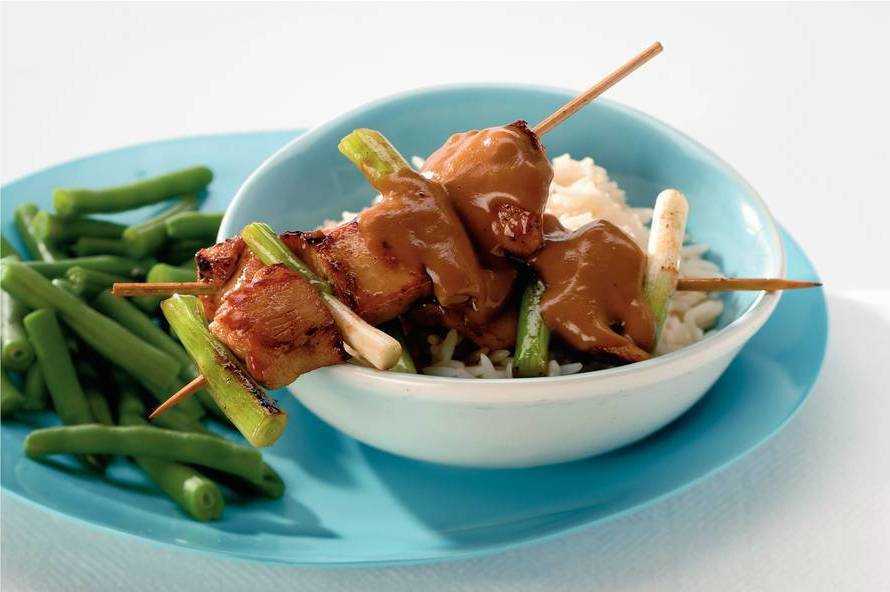 Satay De Pollo Con Salsa De Mani - Receta Hoy