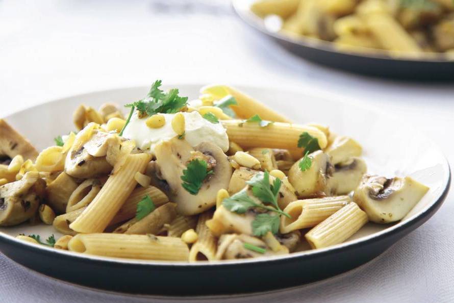 Plato de pasta de champiñones cremoso - Receta Hoy