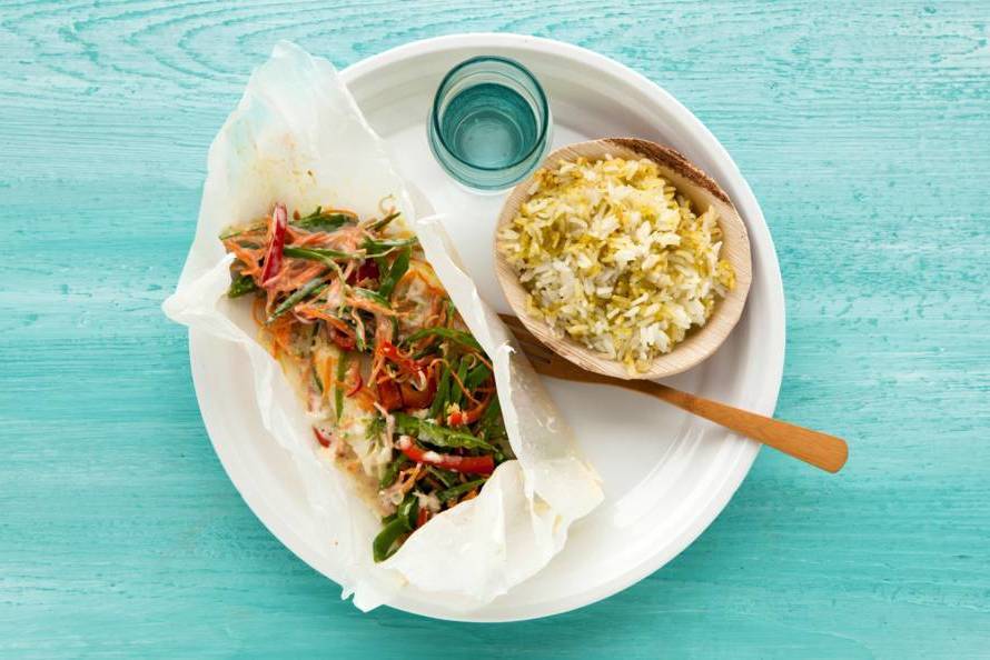 Paquete de pescado asiático con arroz de coco - Receta Hoy