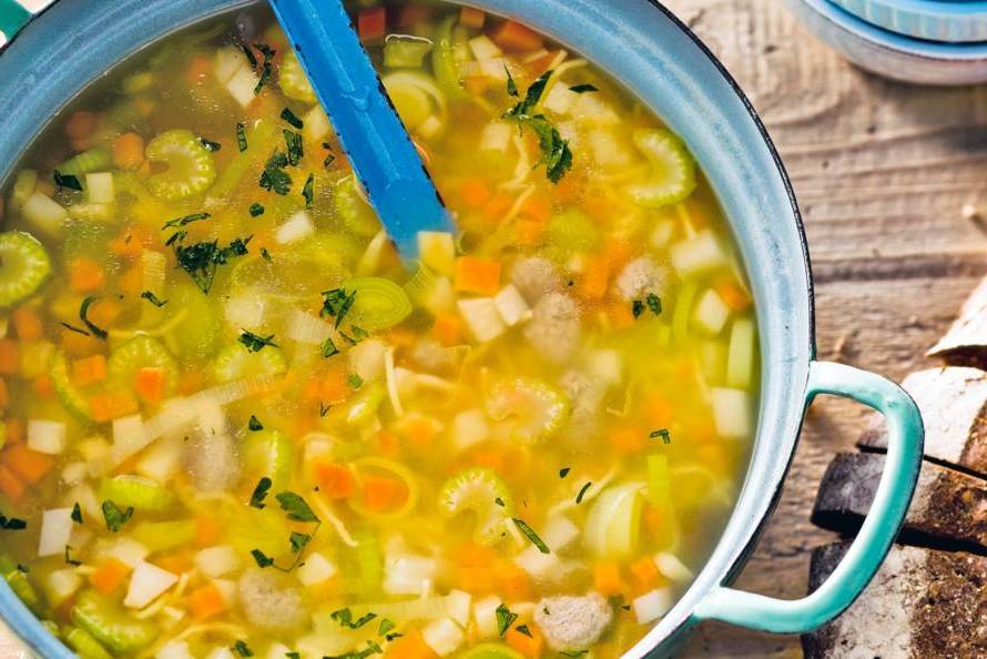 Sopa de verduras extra rellena - Receta Hoy